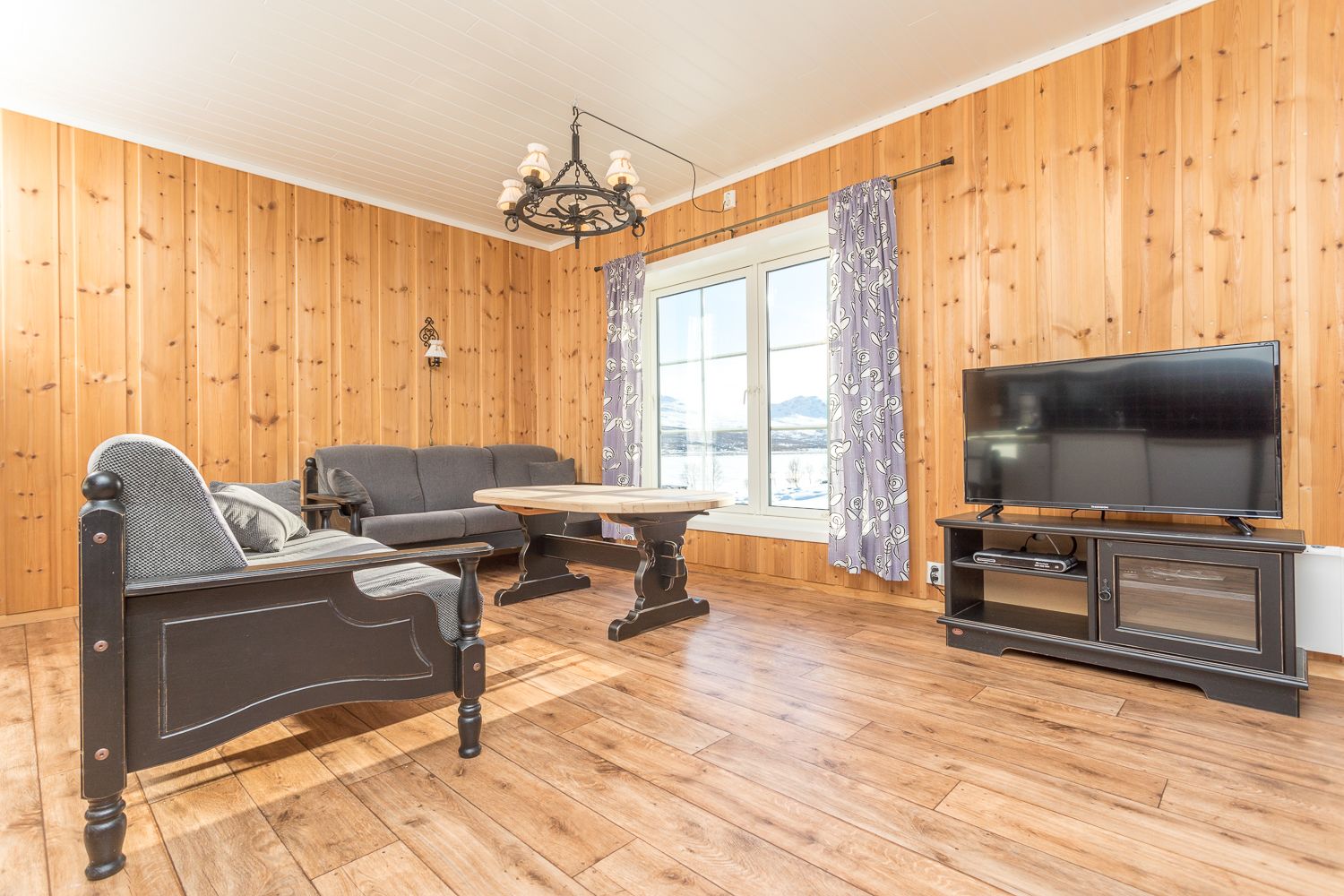 Overnatting ved Besseggen - Bessheim Fjellstue